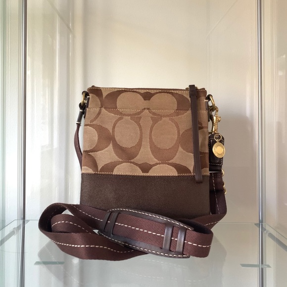 Coach | Bags | Coach Signature Swingpack Crossbody | Poshmark